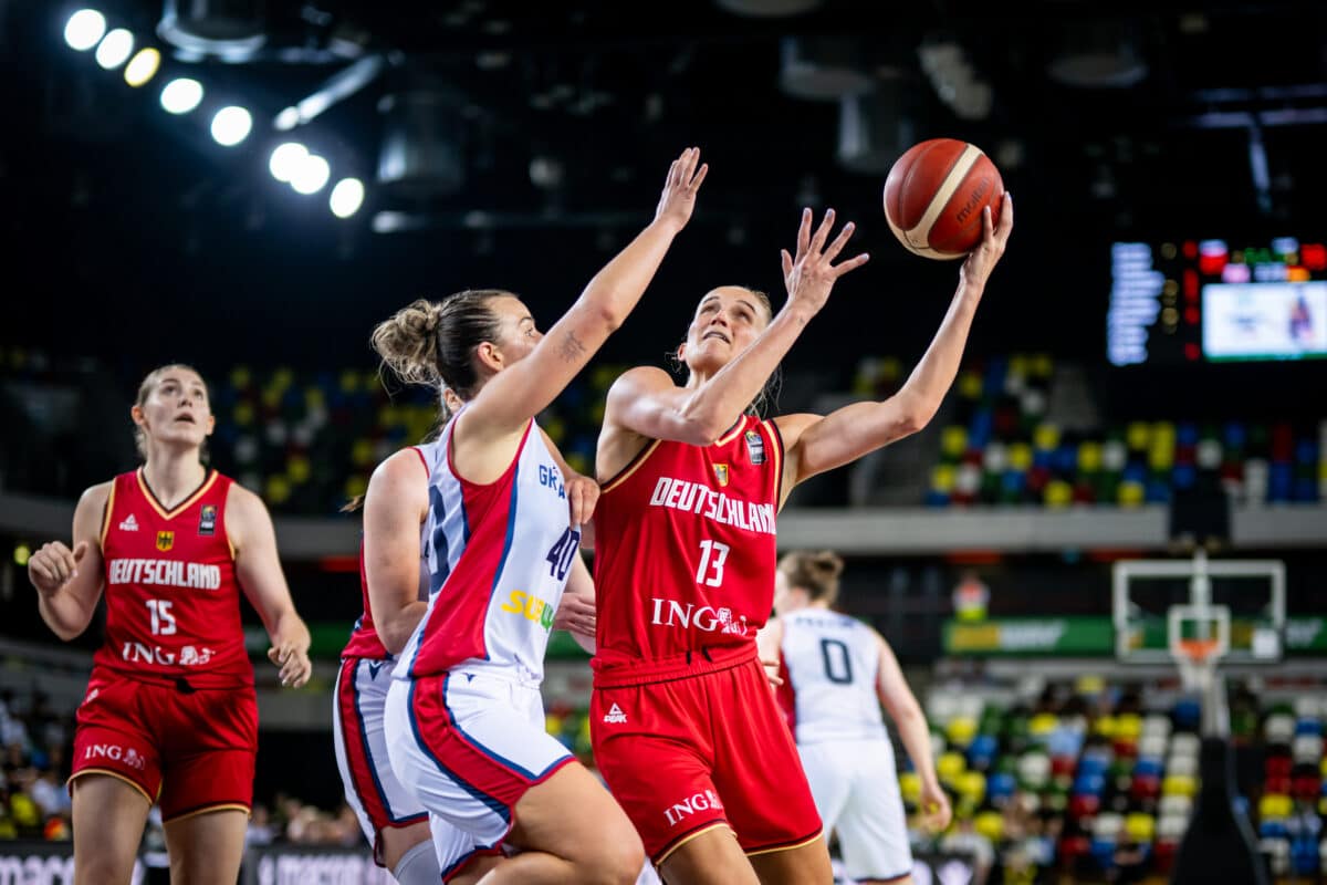 Bundestrainerin Thomaidis: 14 Spielerinnen für EM-Quali nominiert - DBB